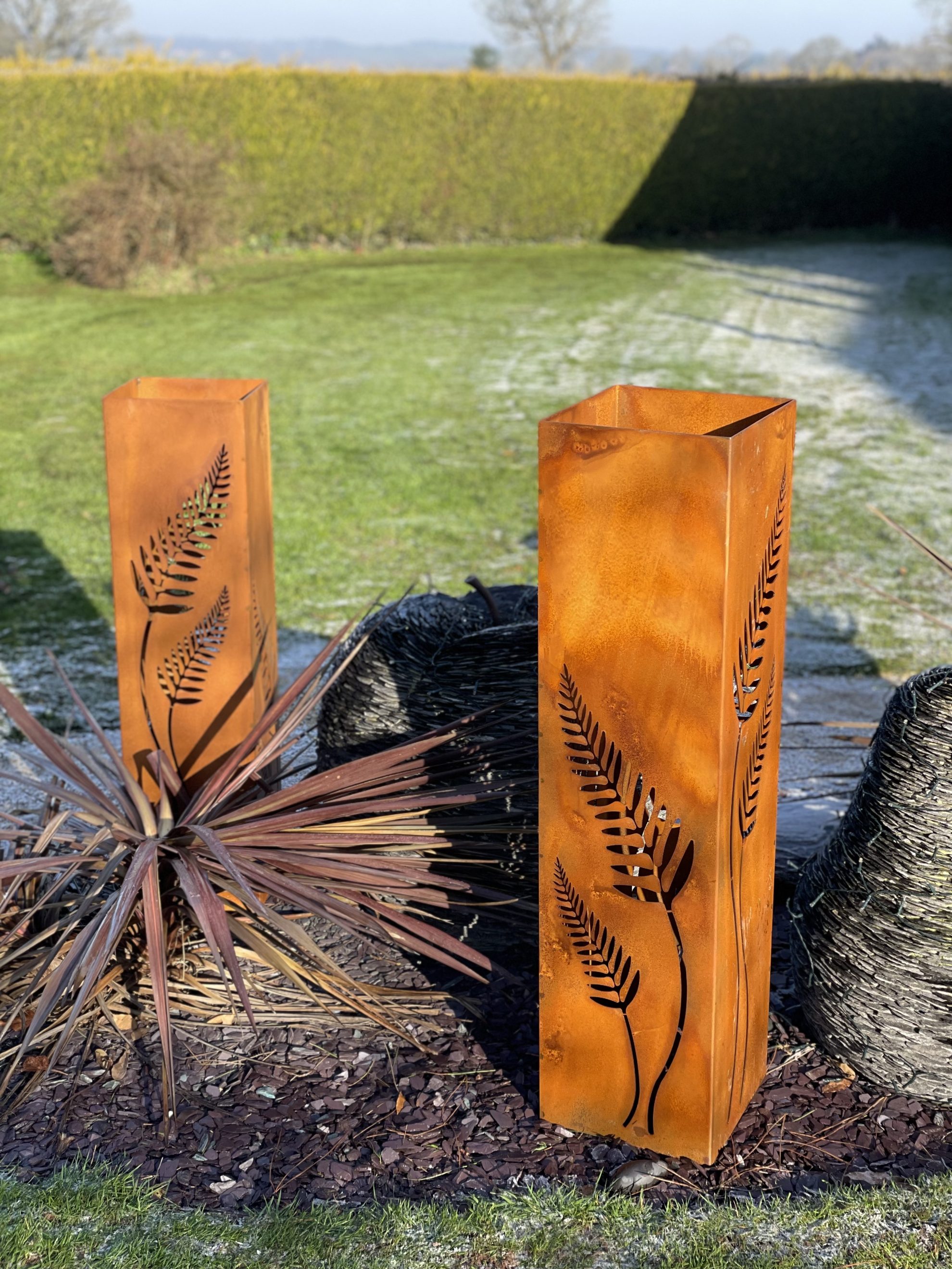 Corten Steel Simple Fern Leaf Columns | Set of 3 – Ornamental Classics