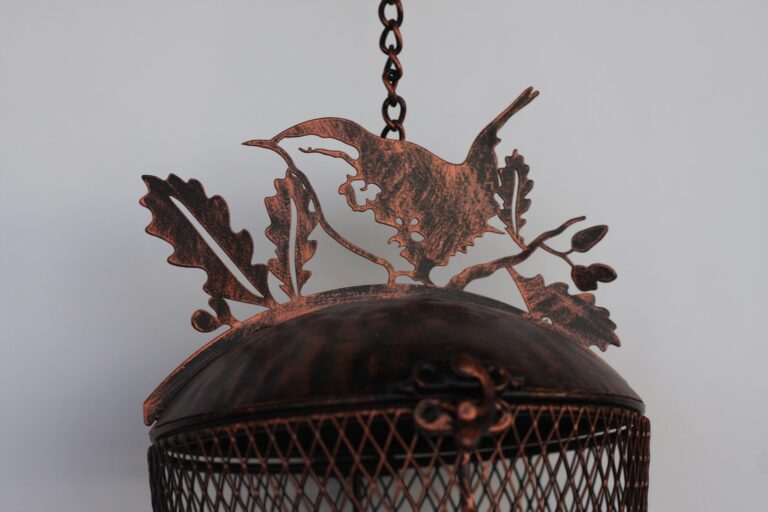 Acorn Wren Bird Feeder - Ornamental Classics
