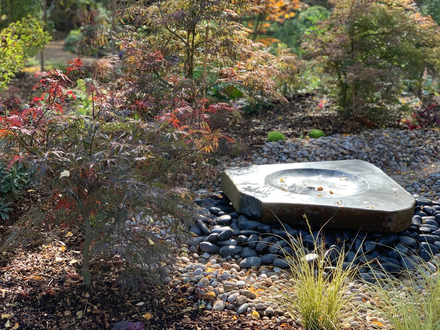 Babbling basalt fountain - xl