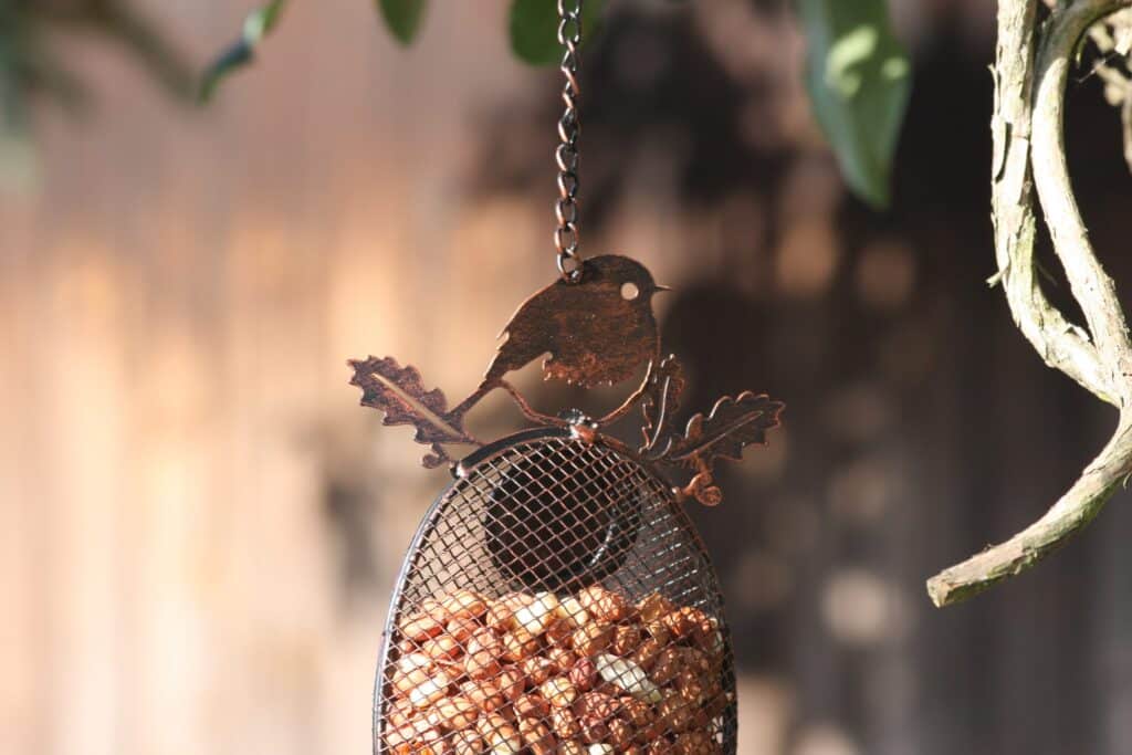 Oval Robin Bird Feeder Hanger - Ornamental Classics