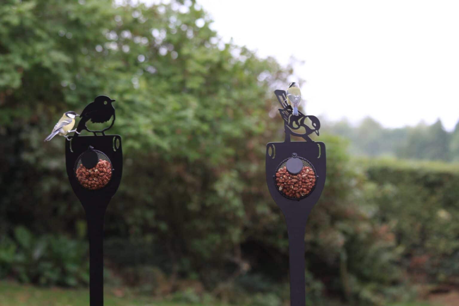 Spade Robin Bird Feeder - Ornamental Classics