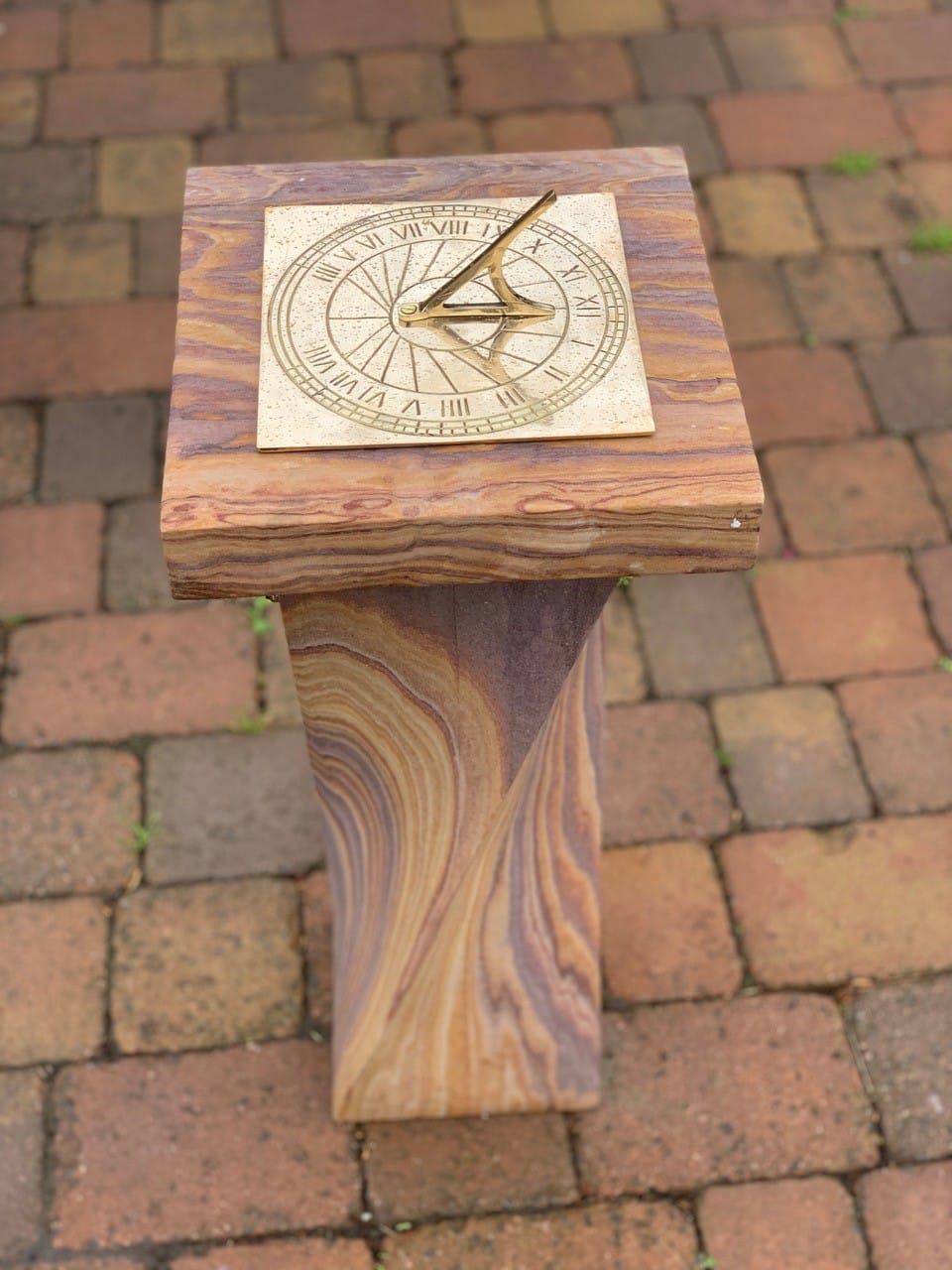 Rainbow sandstone twist sundial Square – Ornamental Classics